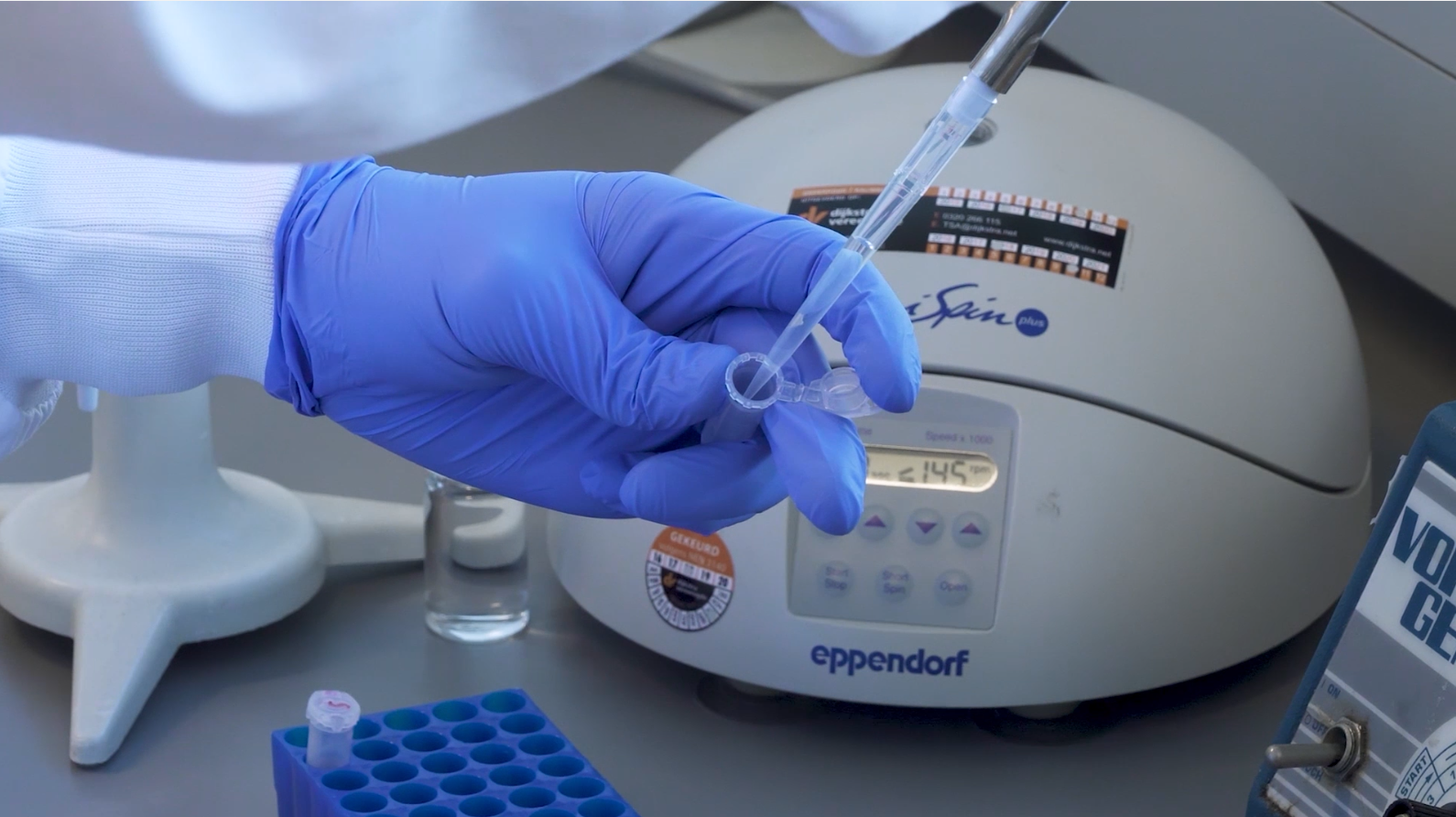 Liquid-liquid extraction – labprep.video